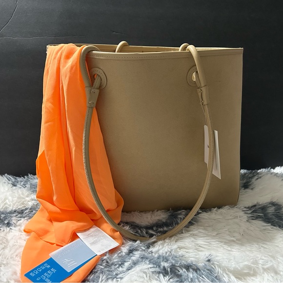 H&M | Bags | 0 Match Hm Tote Bag And Scarf | Poshmark